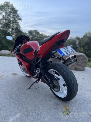 Suzuki GSX-R 2004 Rēzekne, ar dzinēja tilpumu 0.60 L un nobraukumu 0 tūkst. km par 3500 €, foto 4 vietnē AUTOMOTO.COM.LV