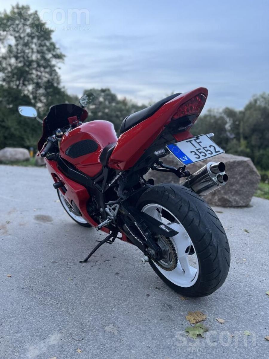 Suzuki GSX-R 2004 Rēzekne, ar dzinēja tilpumu 0.60 L un nobraukumu 0 tūkst. km par 3500 €, foto 4 vietnē AUTOMOTO.COM.LV