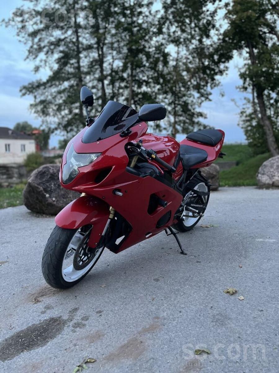 Suzuki GSX-R 2004 Rēzekne, ar dzinēja tilpumu 0.60 L un nobraukumu 0 tūkst. km par 3500 €, foto 6 vietnē AUTOMOTO.COM.LV