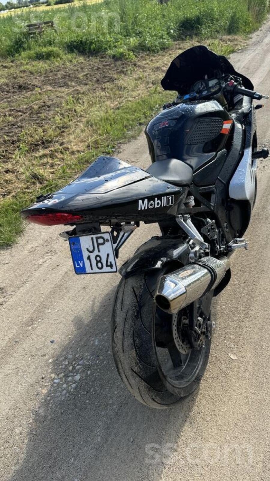Suzuki GSX-R 2004 in Riga, with an engine capacity of 0.60 L and mileage of 0 thousand km for 2800 €, photo 3 on AUTOMOTO.COM.LV