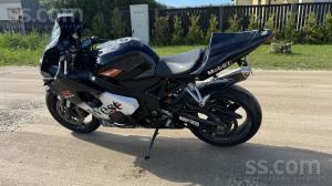 Suzuki GSX-R 2004 in Riga, with an engine capacity of 0.60 L and mileage of 0 thousand km for 2800 €, photo 4 on AUTOMOTO.COM.LV