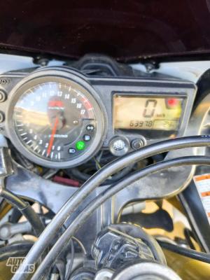 Сузуки GSX-R 2004 в Мажейкяй, объемом двигателя 0.60 л и пробегом 0 тыс. км за 3000 €, фото 6 на AUTOMOTO.COM.LV