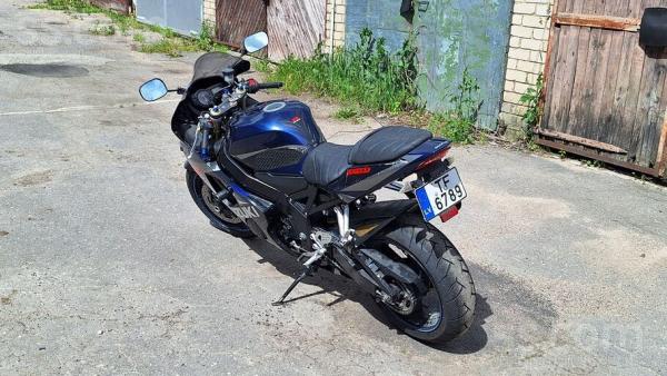 Suzuki GSX-R 2005 in Bauska, with an engine capacity of 0.75 L and mileage of 0 thousand km for 3850 €, photo 4 on AUTOMOTO.COM.LV