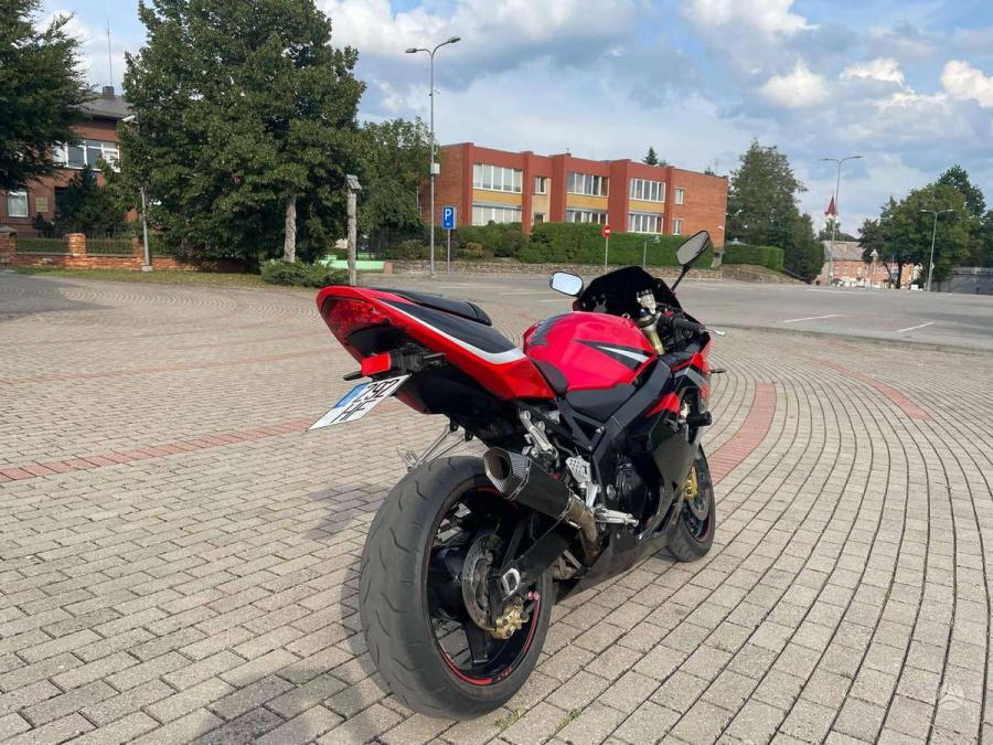 Сузуки GSX-R 2005 в Мажейкяй, объемом двигателя 0.60 л и пробегом 58 тыс. км за 3200 €, фото 4 на AUTOMOTO.COM.LV