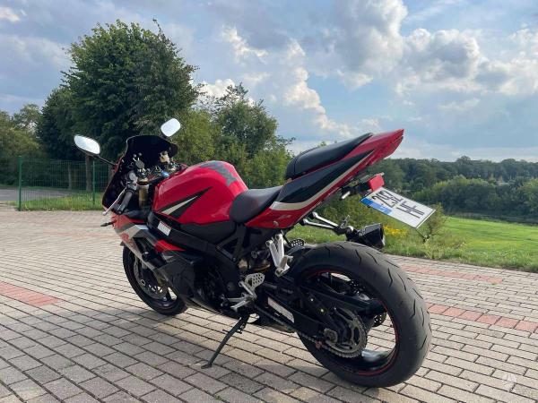 Suzuki GSX-R 2005 in Mazeikiai, with an engine capacity of 0.60 L and mileage of 58 thousand km for 3200 €, photo 5 on AUTOMOTO.COM.LV