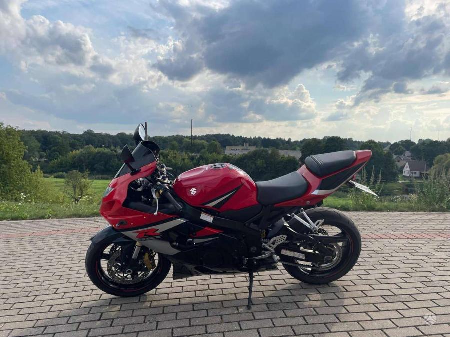 Сузуки GSX-R 2005 в Мажейкяй, объемом двигателя 0.60 л и пробегом 58 тыс. км за 3200 €, фото 8 на AUTOMOTO.COM.LV