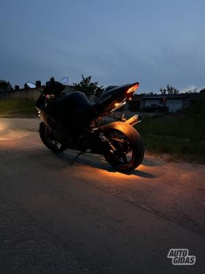 Suzuki GSX-R 2005 in Prienai, with an engine capacity of 0.60 L and mileage of 21 thousand km for 3700 €, photo 4 on AUTOMOTO.COM.LV