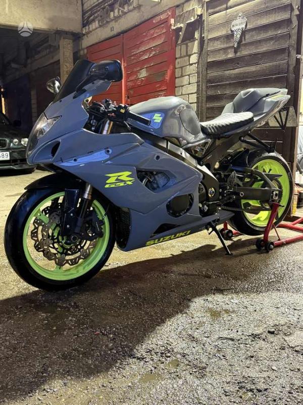 Suzuki GSX-R 2005 Kauņa, ar dzinēja tilpumu 1.00 L un nobraukumu 50 tūkst. km par 4300 €, foto 7 vietnē AUTOMOTO.COM.LV