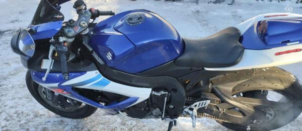Suzuki GSX-R 2006 Ukmergė, ar dzinēja tilpumu 0.60 L un nobraukumu 40 tūkst. km par 3000 €, foto 2 vietnē AUTOMOTO.COM.LV