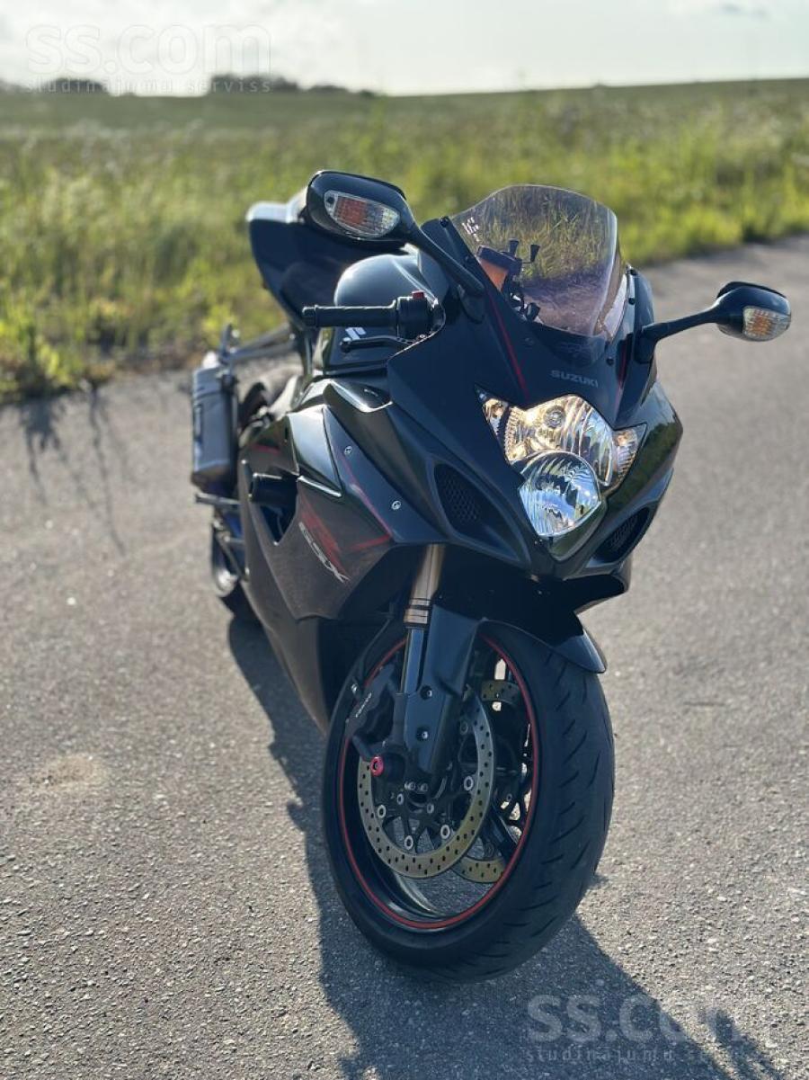 Сузуки GSX-R 2006 в Лудза, объемом двигателя 1.00 л и пробегом 0 тыс. км за 5250 €, фото 3 на AUTOMOTO.COM.LV
