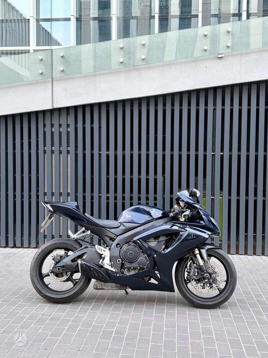 Suzuki GSX-R 2006 in Vilnius, with an engine capacity of 0.60 L and mileage of 70 thousand km for 4000 €, photo 3 on AUTOMOTO.COM.LV