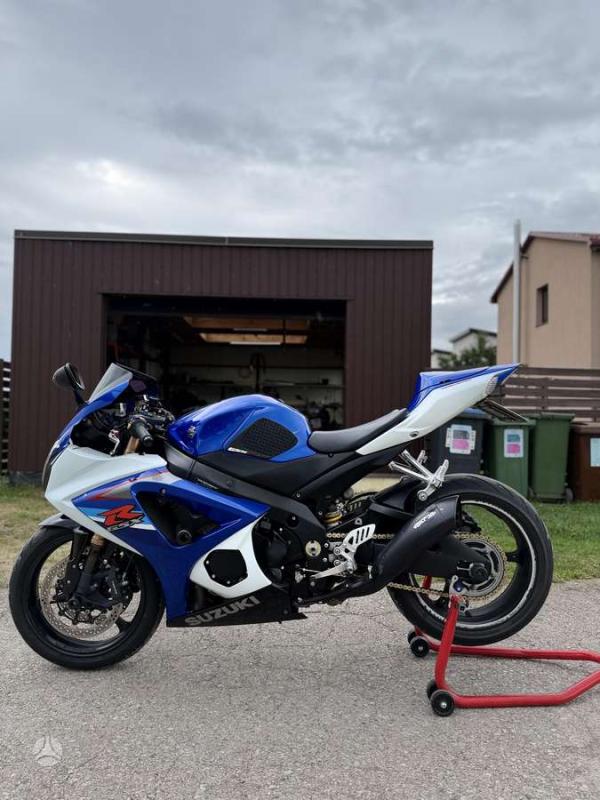 Сузуки GSX-R 2008 в Каунас, объемом двигателя 1.00 л и пробегом 40 тыс. км за 6500 €, фото 4 на AUTOMOTO.COM.LV