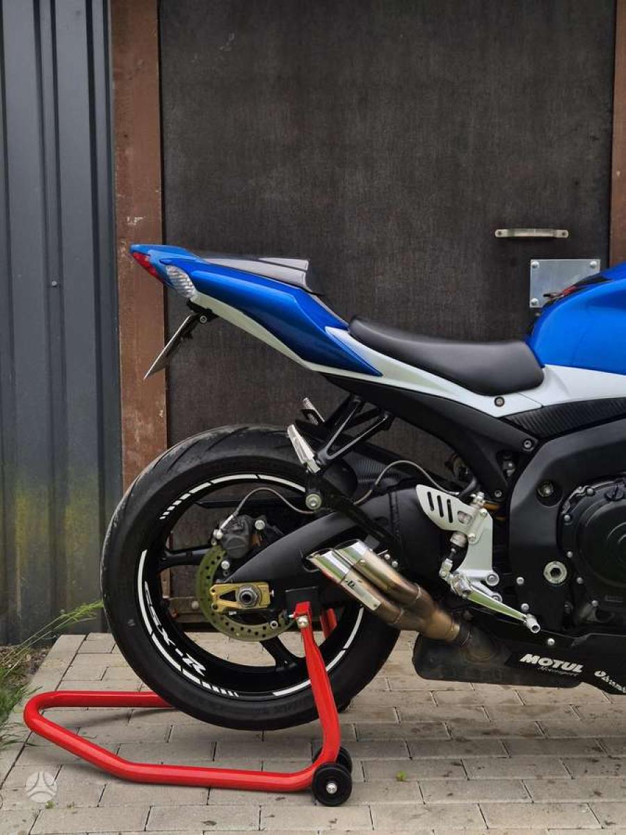 Сузуки GSX-R 2009 в Мажейкяй, объемом двигателя 0.60 л и пробегом 43 тыс. км за 4650 €, фото 9 на AUTOMOTO.COM.LV