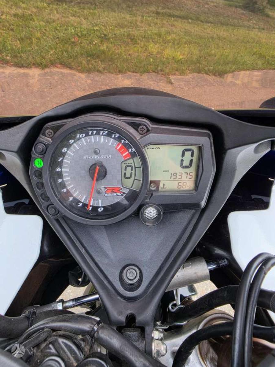 Suzuki GSX-R 2009 in Radviliskis, with an engine capacity of 1.00 L and mileage of 19 thousand km for 6400 €, photo 9 on AUTOMOTO.COM.LV
