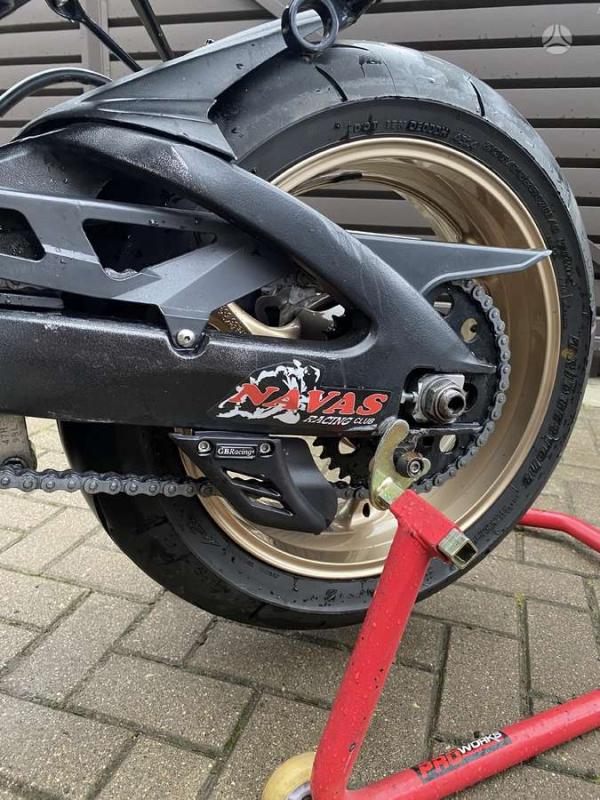 Suzuki GSX-R 2010 in Kaunas, with an engine capacity of 1.00 L and mileage of 23 thousand km for 6150 €, photo 11 on AUTOMOTO.COM.LV