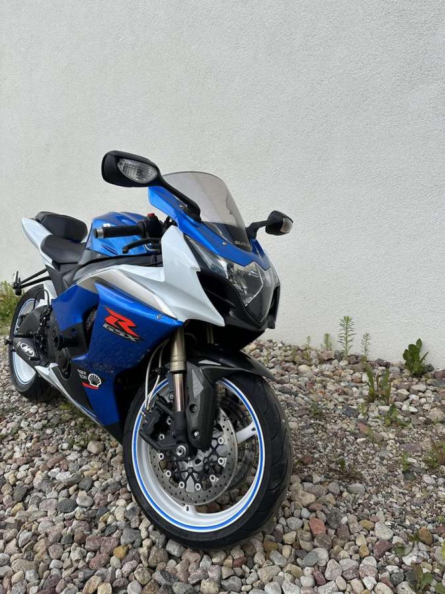 Сузуки GSX-R 2010 в Молетай, объемом двигателя 1.00 л и пробегом 20 тыс. км за 5600 €, фото 5 на AUTOMOTO.COM.LV