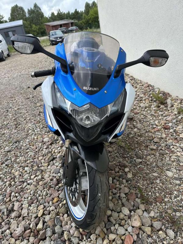 Suzuki GSX-R 2010 in Moletai, with an engine capacity of 1.00 L and mileage of 20 thousand km for 5600 €, photo 6 on AUTOMOTO.COM.LV