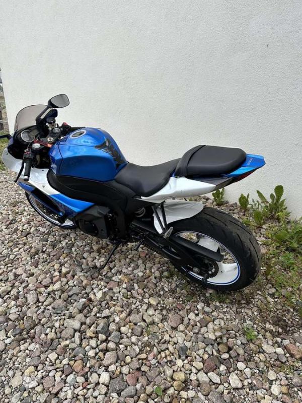 Suzuki GSX-R 2010 in Moletai, with an engine capacity of 1.00 L and mileage of 20 thousand km for 5600 €, photo 9 on AUTOMOTO.COM.LV
