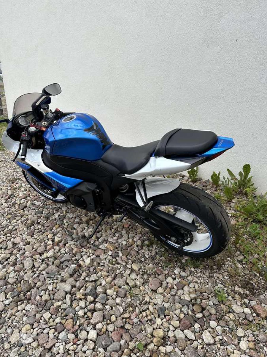 Сузуки GSX-R 2010 в Молетай, объемом двигателя 1.00 л и пробегом 20 тыс. км за 5600 €, фото 10 на AUTOMOTO.COM.LV