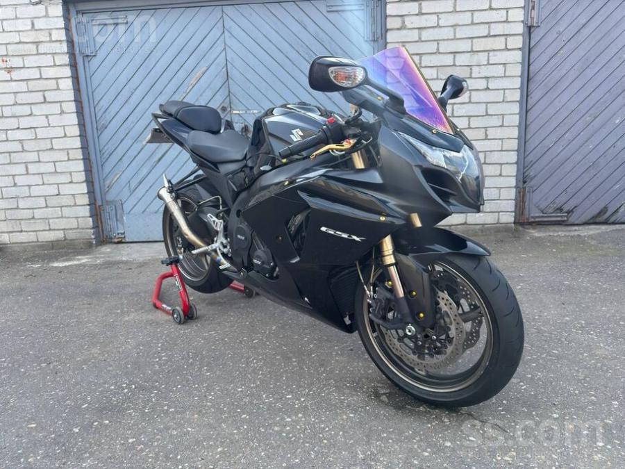 Suzuki GSX-R 2010 in Riga, with an engine capacity of 1.00 L and mileage of 0 thousand km for 6200 €, photo 1 on AUTOMOTO.COM.LV