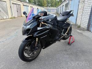 Suzuki GSX-R 2010 in Riga, with an engine capacity of 1.00 L and mileage of 0 thousand km for 6200 €, photo 7 on AUTOMOTO.COM.LV