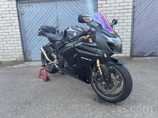 Suzuki GSX-R 2010 in Riga, with an engine capacity of 1.00 L and mileage of 0 thousand km for 6200 €, photo 1 on AUTOMOTO.COM.LV