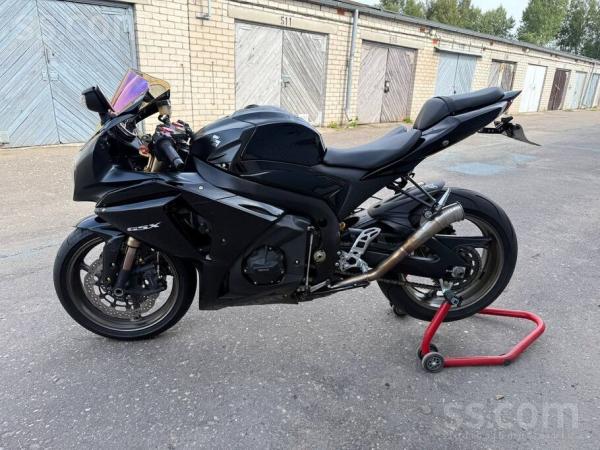 Suzuki GSX-R 2010 in Riga, with an engine capacity of 1.00 L and mileage of 0 thousand km for 6200 €, photo 6 on AUTOMOTO.COM.LV