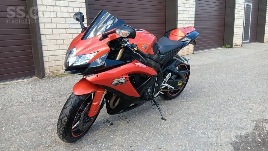 Suzuki GSX-R 2011 in Talsi, with an engine capacity of 0.60 L and mileage of 0 thousand km for 5550 €, photo 1 on AUTOMOTO.COM.LV