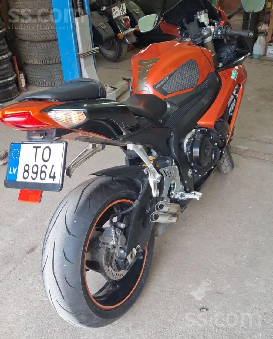 Suzuki GSX-R 2011 in Talsi, with an engine capacity of 0.60 L and mileage of 0 thousand km for 5550 €, photo 5 on AUTOMOTO.COM.LV