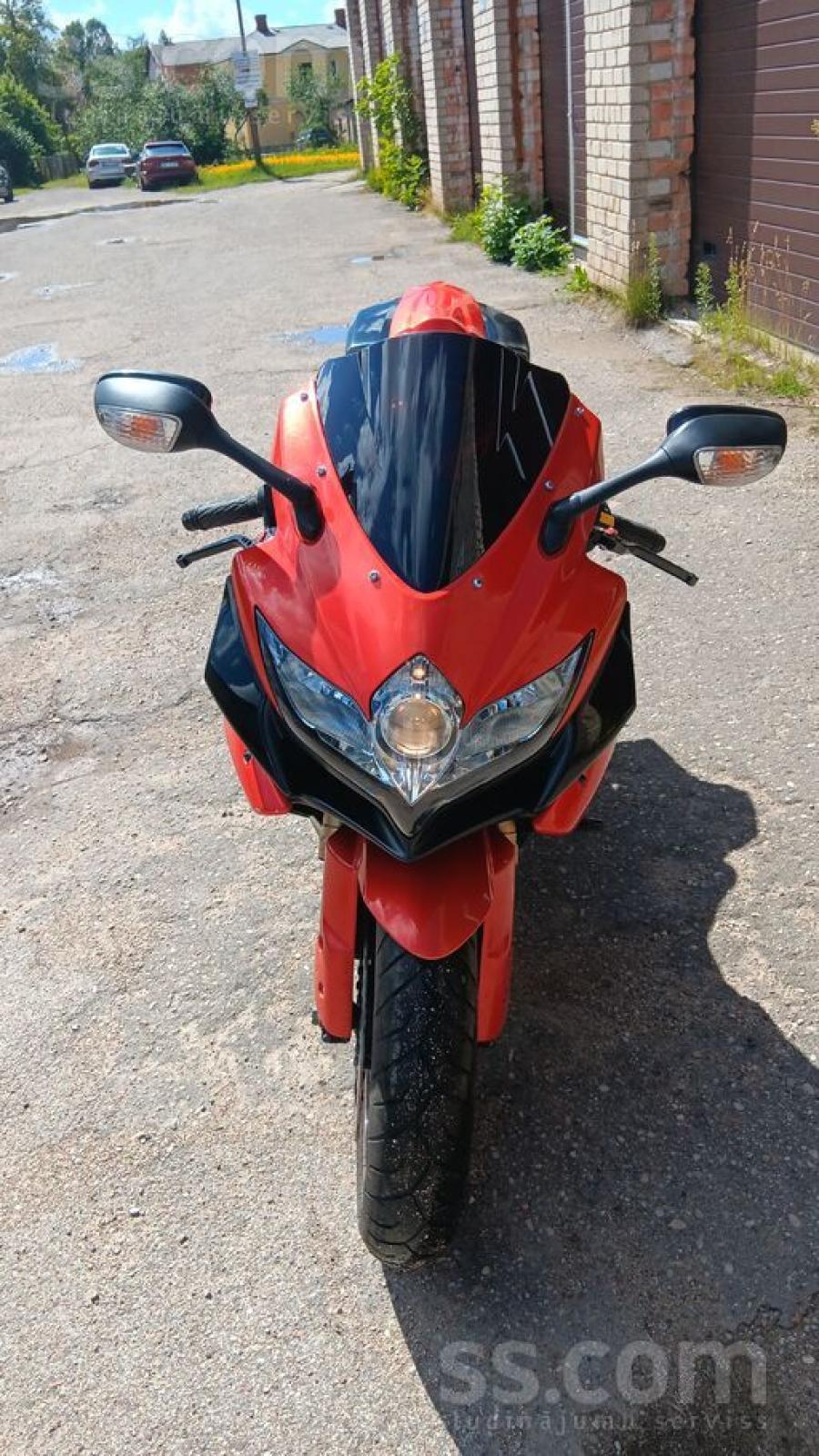 Suzuki GSX-R 2011 in Talsi, with an engine capacity of 0.60 L and mileage of 0 thousand km for 5550 €, photo 10 on AUTOMOTO.COM.LV