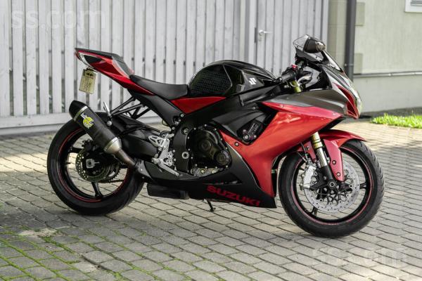 Suzuki GSX-R 2012 in Riga, with an engine capacity of 0.75 L and mileage of 0 thousand km for 5990 €, photo 1 on AUTOMOTO.COM.LV