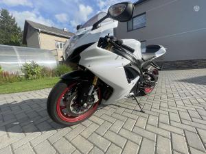 Suzuki GSX-R 2017 in Moletai, with an engine capacity of 0.75 L and mileage of 13 thousand km for 6900 €, photo 1 on AUTOMOTO.COM.LV