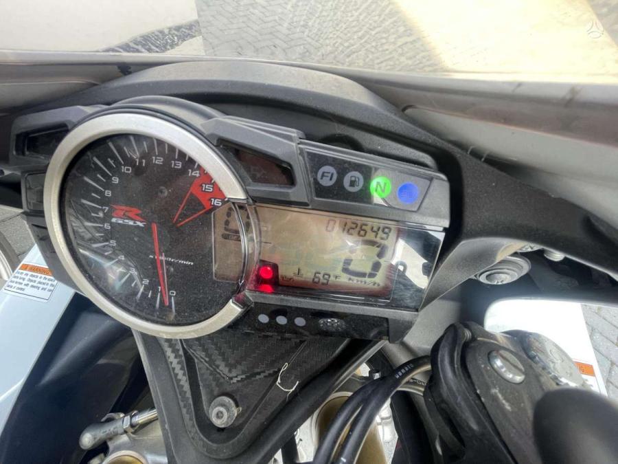 Suzuki GSX-R 2017 in Moletai, with an engine capacity of 0.75 L and mileage of 13 thousand km for 6900 €, photo 9 on AUTOMOTO.COM.LV
