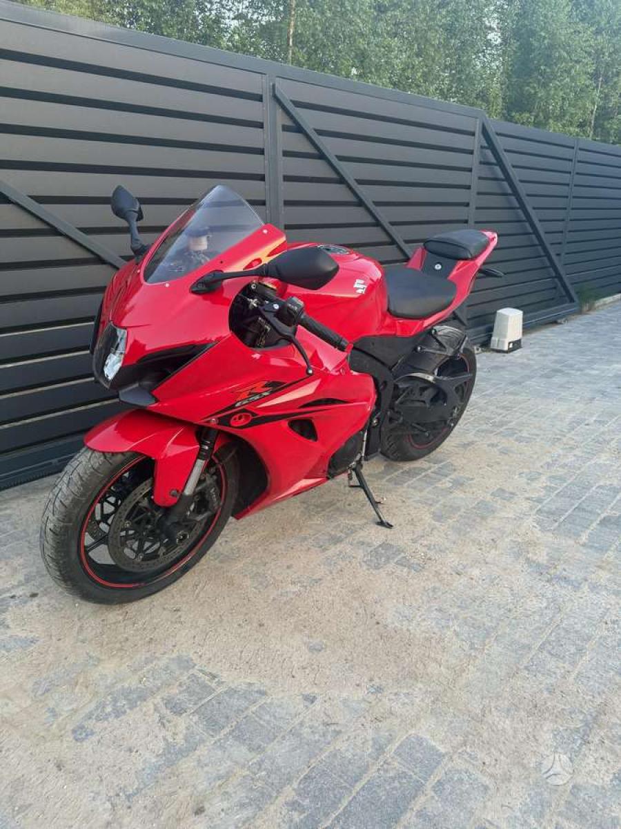 Suzuki GSX-R 2017 Kauņa, ar dzinēja tilpumu 1.00 L un nobraukumu 7 tūkst. km par 10250 €, foto 1 vietnē AUTOMOTO.COM.LV