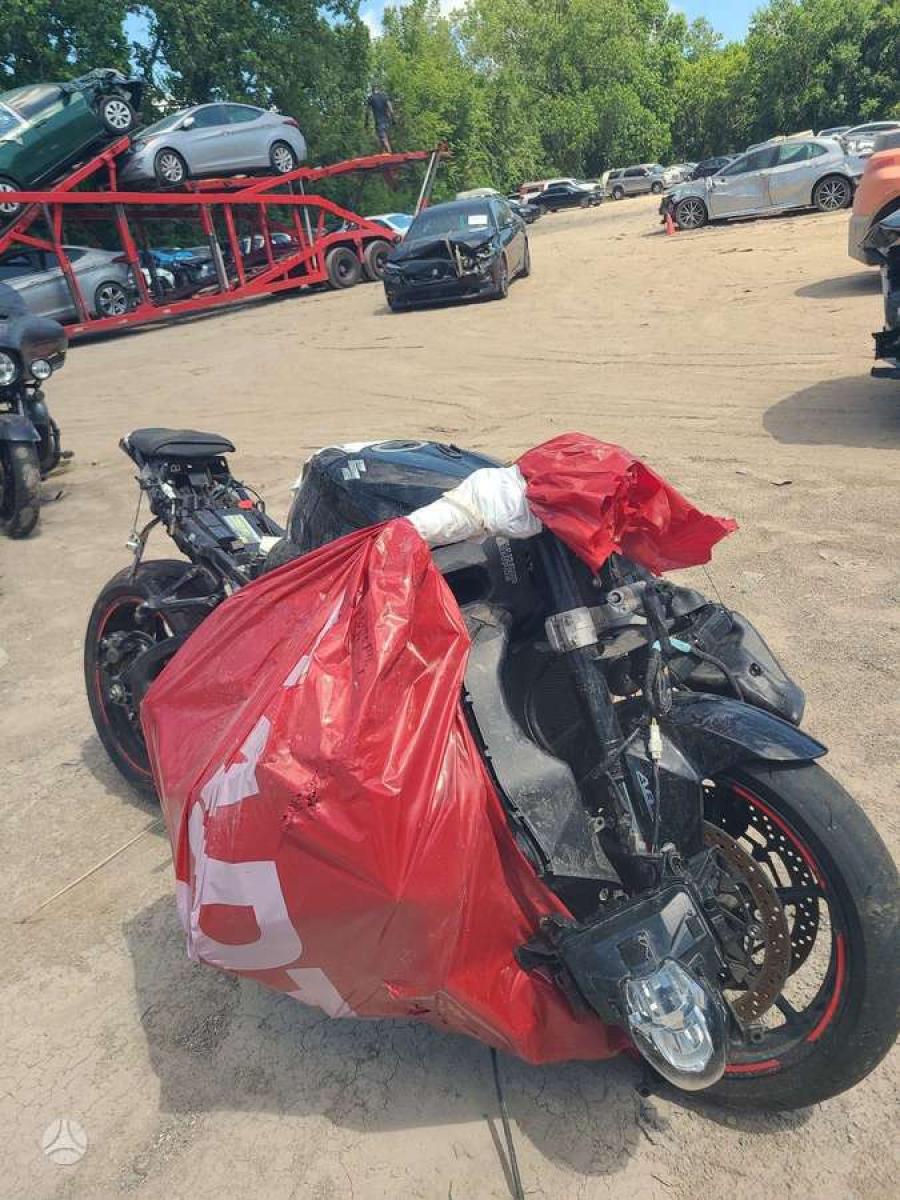 Сузуки GSX-R 2019 в Клайпеда, объемом двигателя 1.00 л и пробегом 26 тыс. км за 4500 €, фото 11 на AUTOMOTO.COM.LV