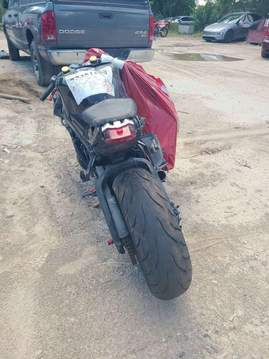 Сузуки GSX-R 2019 в Клайпеда, объемом двигателя 1.00 л и пробегом 26 тыс. км за 4500 €, фото 15 на AUTOMOTO.COM.LV