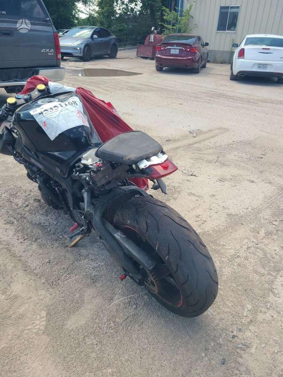 Сузуки GSX-R 2019 в Клайпеда, объемом двигателя 1.00 л и пробегом 26 тыс. км за 4500 €, фото 16 на AUTOMOTO.COM.LV