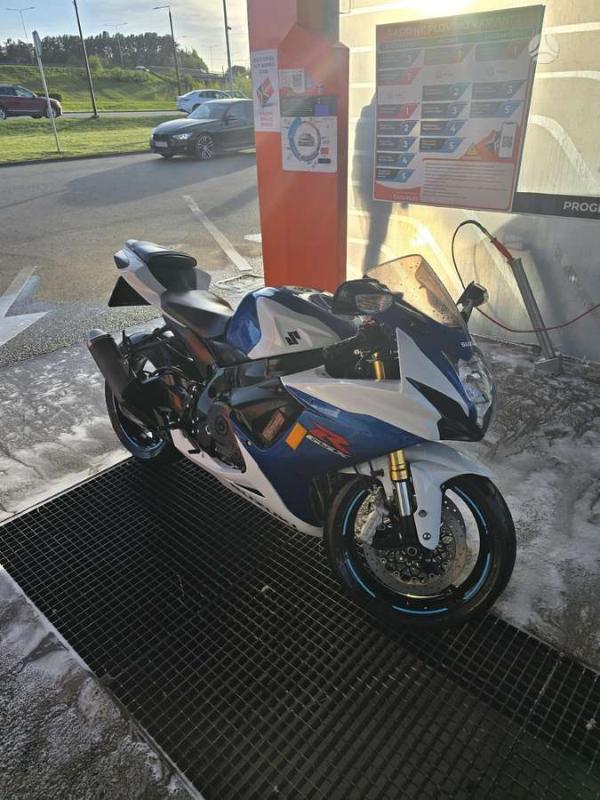Suzuki GSX-R 2020 Viļņa, ar dzinēja tilpumu 0.75 L un nobraukumu 7 tūkst. km par 7999 €, foto 1 vietnē AUTOMOTO.COM.LV