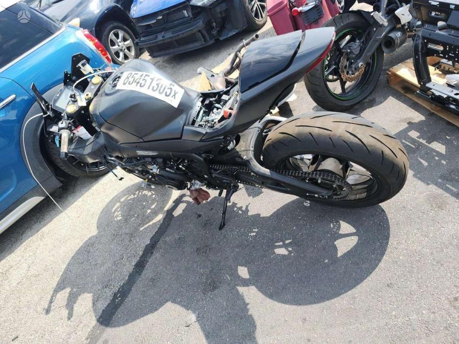 Сузуки GSX-R 2021 в Клайпеда, объемом двигателя 1.00 л и пробегом 16 тыс. км за 4750 €, фото 13 на AUTOMOTO.COM.LV