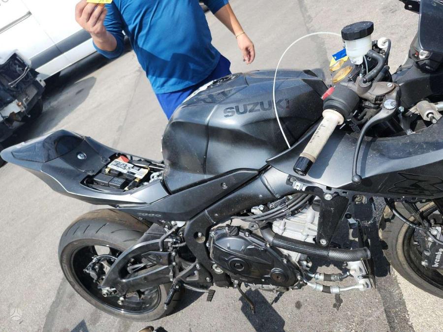 Сузуки GSX-R 2021 в Клайпеда, объемом двигателя 1.00 л и пробегом 16 тыс. км за 4750 €, фото 14 на AUTOMOTO.COM.LV
