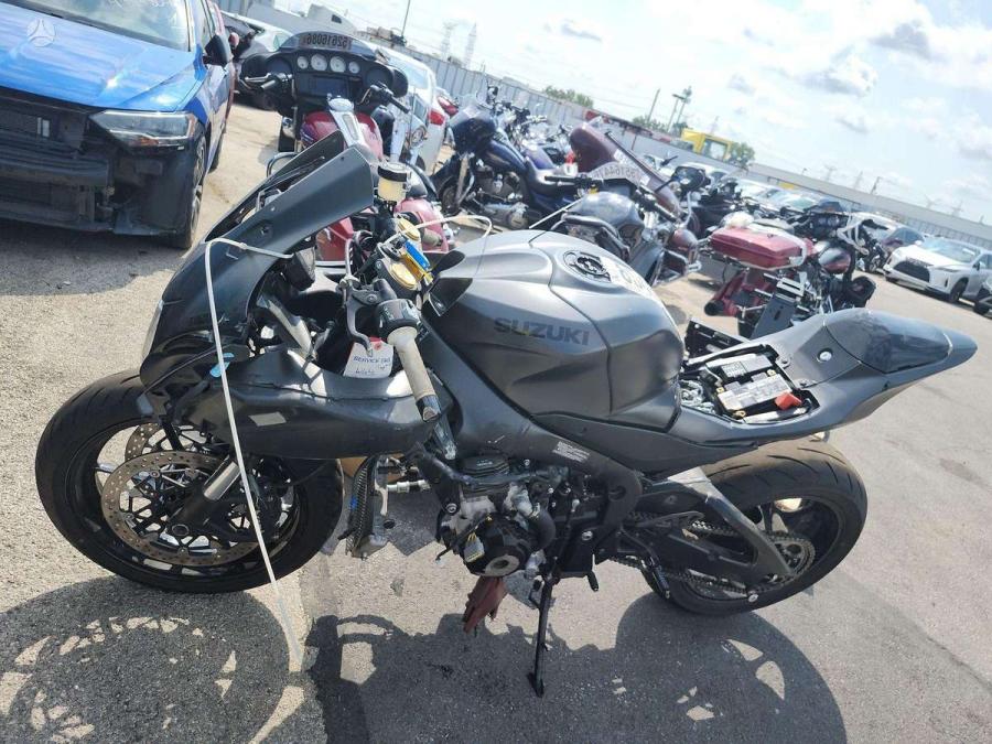 Сузуки GSX-R 2021 в Клайпеда, объемом двигателя 1.00 л и пробегом 16 тыс. км за 4750 €, фото 22 на AUTOMOTO.COM.LV