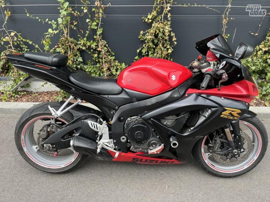 Sarkans Suzuki GSX-R 2006 Klaipėda, ar dzinēja tilpumu 0.75 L un nobraukumu 39 tūkst. km par 4500 €, foto 3 vietnē AUTOMOTO.COM.LV