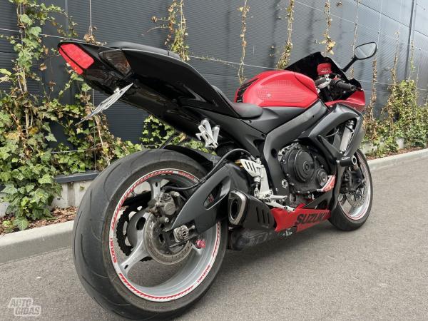 Red Suzuki GSX-R 2006 in Klaipeda, with an engine capacity of 0.75 L and mileage of 39 thousand km for 4500 €, photo 3 on AUTOMOTO.COM.LV