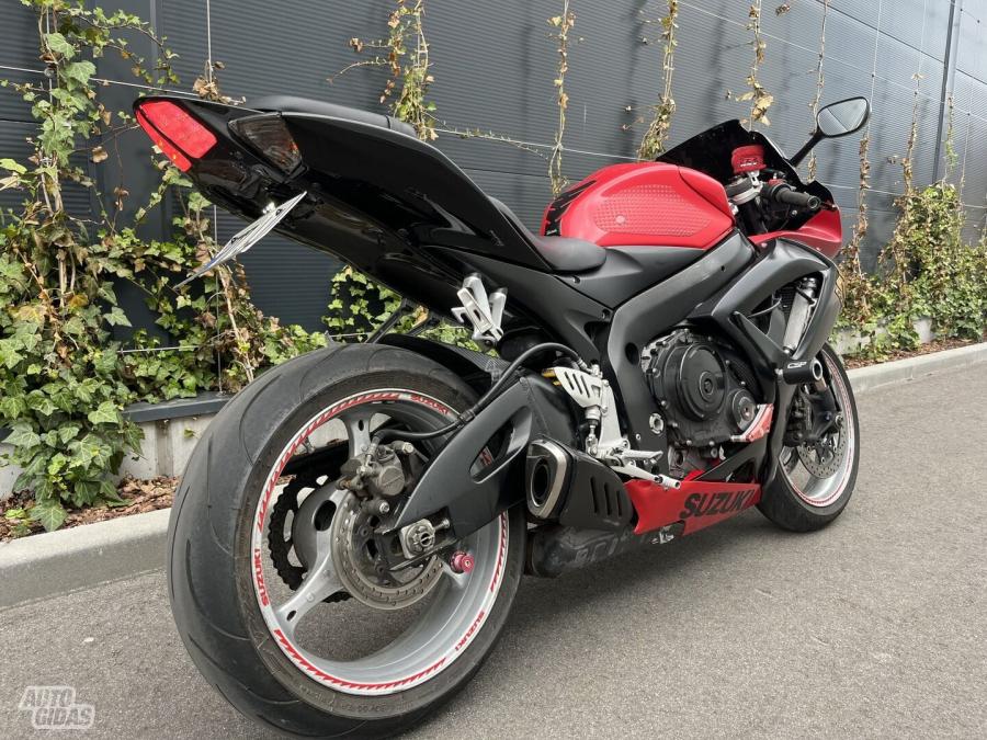 Sarkans Suzuki GSX-R 2006 Klaipėda, ar dzinēja tilpumu 0.75 L un nobraukumu 39 tūkst. km par 4500 €, foto 4 vietnē AUTOMOTO.COM.LV