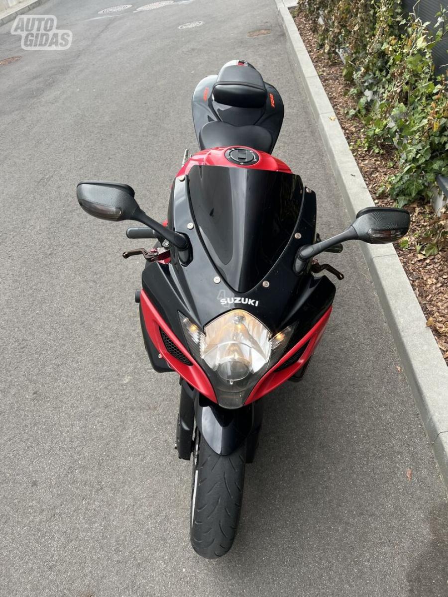 Sarkans Suzuki GSX-R 2006 Klaipėda, ar dzinēja tilpumu 0.75 L un nobraukumu 39 tūkst. km par 4500 €, foto 8 vietnē AUTOMOTO.COM.LV