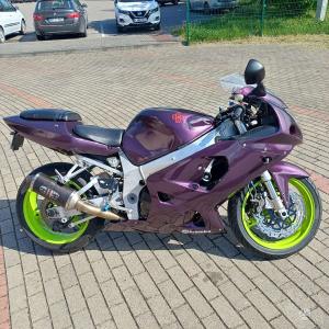Violet Suzuki GSX-R 2001 in Kursenai, with an engine capacity of 0.75 L and mileage of 33 thousand km for 1900 €, photo  on AUTOMOTO.COM.LV