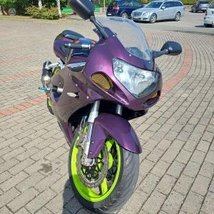 Violet Suzuki GSX-R 2001 in Kursenai, with an engine capacity of 0.75 L and mileage of 33 thousand km for 1900 €, photo 3 on AUTOMOTO.COM.LV