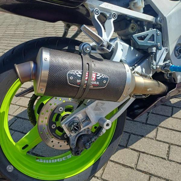 Фиолетовый Сузуки GSX-R 2001 в Куршенай, объемом двигателя 0.75 л и пробегом 33 тыс. км за 1900 €, фото 5 на AUTOMOTO.COM.LV