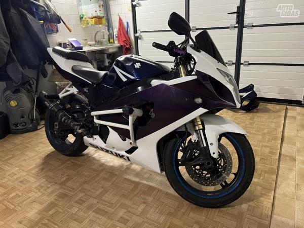 Violets Suzuki GSX-R 2004 Plungė, ar dzinēja tilpumu 0.60 L un nobraukumu 44 tūkst. km par 2400 €, foto 3 vietnē AUTOMOTO.COM.LV