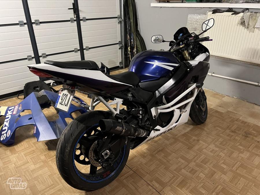 Violets Suzuki GSX-R 2004 Plungė, ar dzinēja tilpumu 0.60 L un nobraukumu 44 tūkst. km par 2400 €, foto 4 vietnē AUTOMOTO.COM.LV